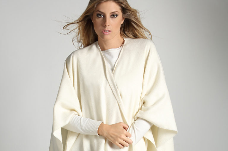 Ruanas Peruanas: Lo Mejor En Baby Alpaca- COLCA FABRIC